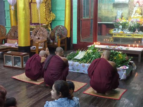 ရွှေသောင်ယံမြို့တွင် ဝါဆိုပန်းကပ်လှူပူဇော်ခြင်း အခမ်းအနားများကျင်းပ Information And Public