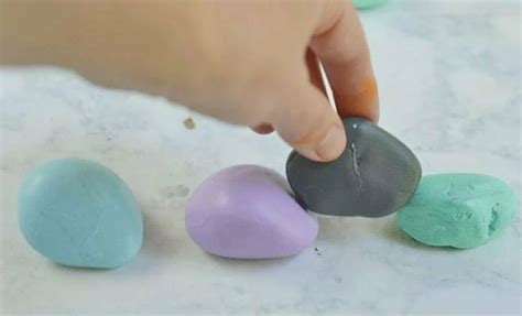 آموزش ساخت کاردستی کرم با سنگ