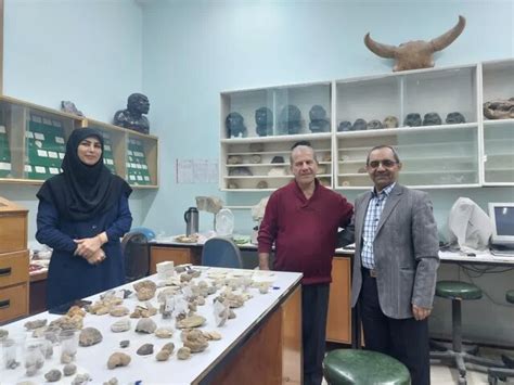 اهدای فسیل‌های ‌کمیاب‌ به دانشکده علوم زمین دانشگاه شهید چمران اهواز