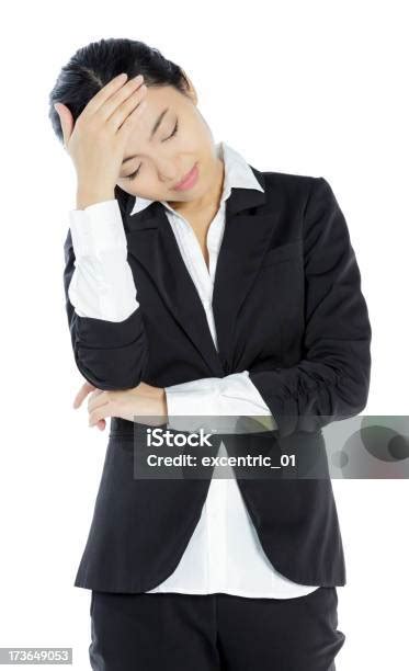 매력적인 아시아판 비즈니스 여자 흰색 바탕에 흰색 배경 20 29세에 대한 스톡 사진 및 기타 이미지 20 29세 걱정하는 검정 머리 Istock