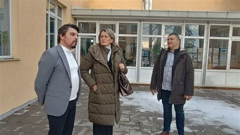 Помоћница директора Канцеларије за КиМ Светлана Миладинов започела посету централном Косову РТГ