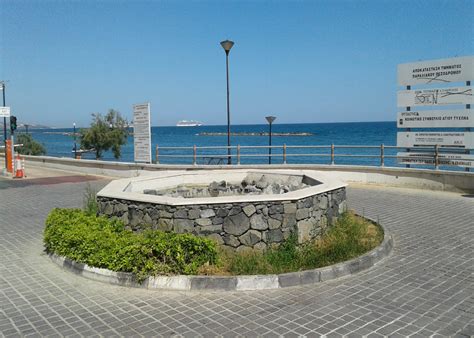 무료 이미지 하늘 바다 표지판 Within Walking 식물 노면 가로등 땅의 제비 도시 디자인 아스팔트 부동산 경치 도로 시티 보도 그늘