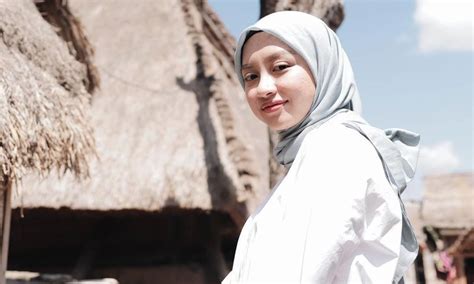 Profil Dan Biodata Gita Savitri Terlengkap Youtuber Dan Penulis Buku Kontroversial Parboaboa