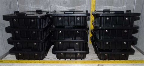 Stackable Containers Dunker Auction