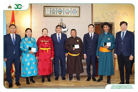 АХМАД НАСТНУУД АЖИЛТАН АЛБАН ХААГЧДЫГ ШАГНАЖ УРАМШУУЛЛАА