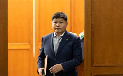 Нүүрсний асуудлыг хянан шалгах түр хороо хуралдаж Х Нямбаатарын оронд