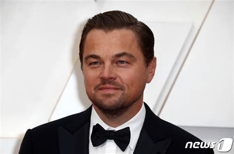 49세 디캐프리오 이번엔 19세 이스라엘 출신 모델과 열애설 [n해외연예] 네이트 뉴스