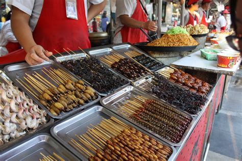 무료 이미지 시티 요리 식사 식품 납품업자 시장 고기 뷔페 공공 장소 아시아 음식 메시지 길거리 음식