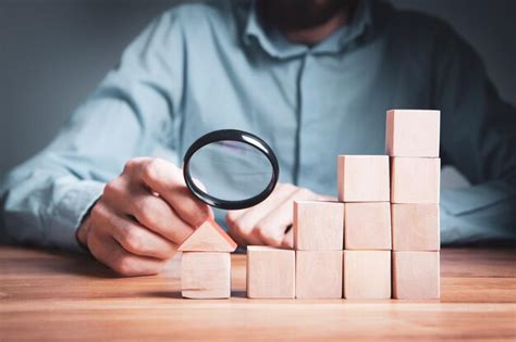 사다리 경력 경로 및 성장 성공 프로세스의 비즈니스 개념 프리미엄 사진