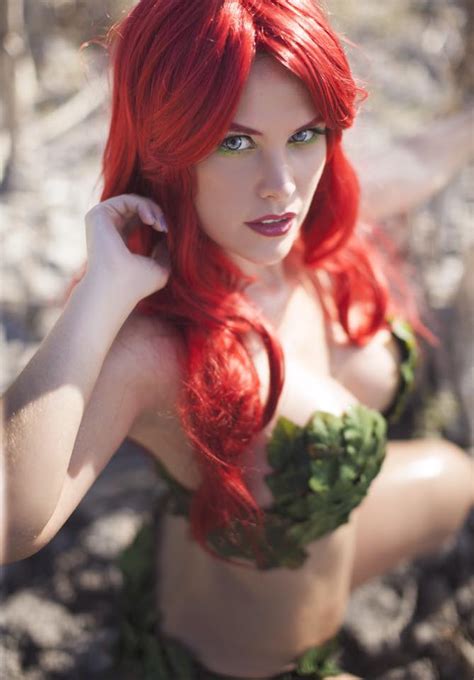 Poison Ivy Pictures And Jokes Dc Comics Fandoms Funny Pictures