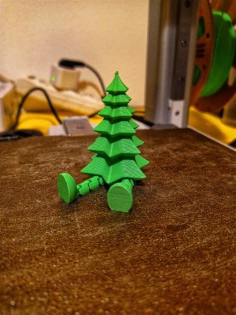 Статуетка ялинка з ніжками — ціна 325 грн у каталозі Статуетки Купити товари для дому та побуту