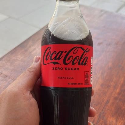 Jual COCA COLA Soft Drink Zero Sugar Botol 390ml Shopee Indonesia