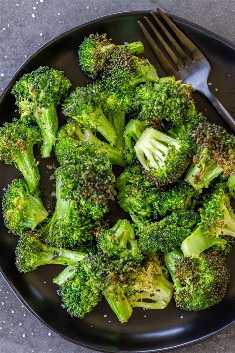 10 Minute Air Fryer Broccoli Recipe Crunchiest Momsdish