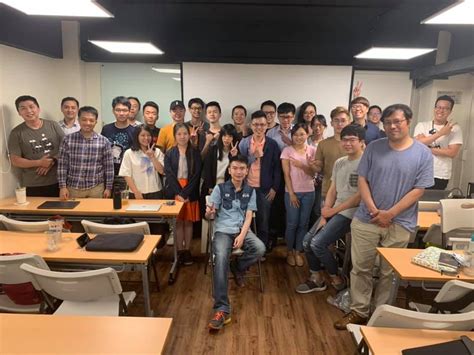 第十三屆彼得潘的 Ios App 程式設計入門合影 彼得潘的 Ios App 程式設計入門合影，感謝大家的熱情參與，以後遇到任何 By