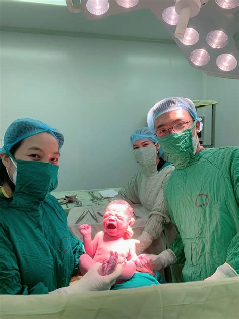 Sinh Thường Hay Sinh Mổ Phương Pháp Nào Tốt Hơn