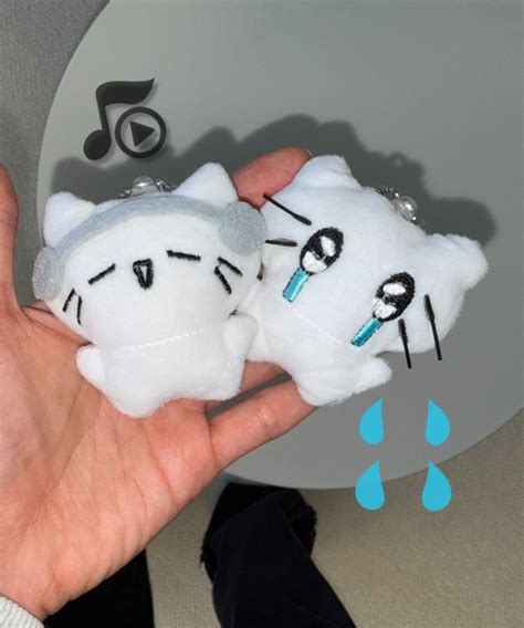 💧헤드셋눈물고양이키링💧고양이 헤드셋 눈물 표정 키링 뽀글 귀여운 팰트 피규어 인형 고리 장식 백참 참 자동차 차키 차키링 열쇠고리 에이블리