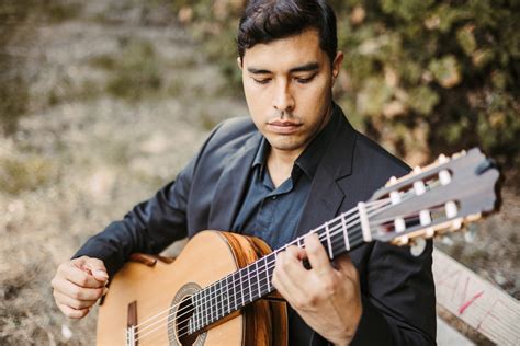 En Home English Carlos Restrepo Guitarist