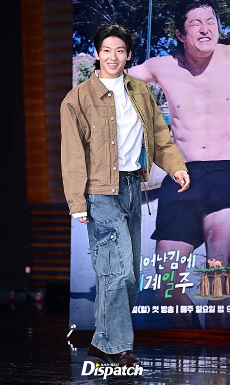 [현장포토] 미소가 로맨틱…덱스 힐링 비주얼 디스패치 뉴스는 팩트다