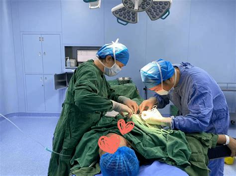 县保健院乳腺科成功完成一例乳房良性巨大肿瘤切除术手术患者我院