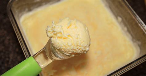 바닐라 아이스크림 만드는법 생크림 휘핑크림 바닐라오일 우유 계란 바닐라 아이스크림 레시피
