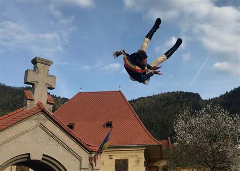 Junii Brașovului 2023 Aruncatul în țol • Junii Brasovului • Zile și Nopți