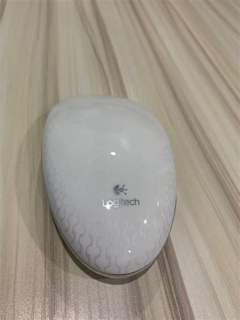 Logitech Mouse T620 Computers And Tech Parts And Accessories Mouse And Mousepads On Carousell