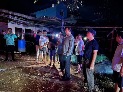 Update ៖ ផ្ទះចំនួន៤ខ្នងនិងតូបលក់ដូរចំនួន៥តូប ត្រូវបានអគ្គិភ័យឆាបឆេះទាំងស្រុង សារព័ត៌មាន នគរវត្ត