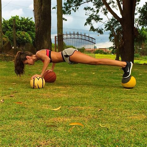 Izabel Goulart On Instagram Her Workout Instagrams