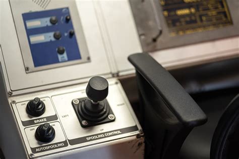 Mesin Mesin Controller Joystick Menangani Dengan Dashboard Pemantauan