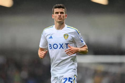 Daniel Farke Provides Sam Byram Latest As Leeds United Trialist In Contract Talks Leeds Live
