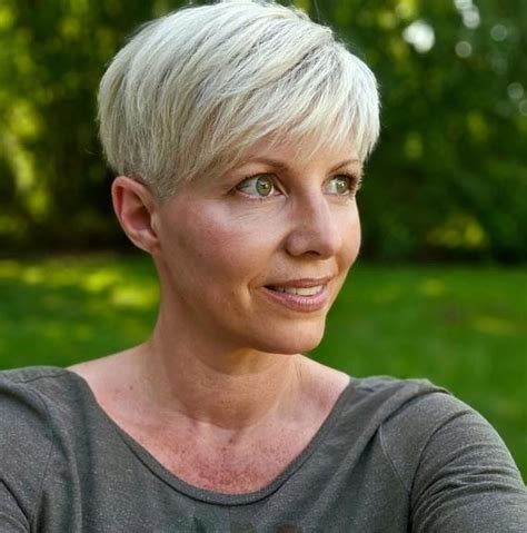 15 Pixie Cuts For Older Women Fabbon