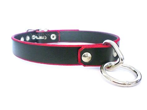 Red Edge Lockable Collar With Small Bondage Ring