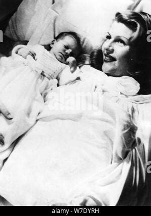 Rita Hayworth With Her Daughter Yasmin Khan Credit Image Â© Smp Globe