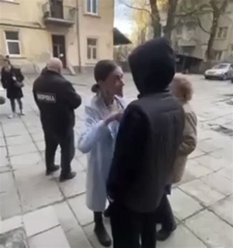 У Львові вчителька говорить російською мовою ВІДЕО Читайте на Ukr Net