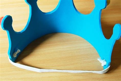 کاردستی تاج سر مقوایی دخترانه و پسرانه ساده برای مدرسه و جشن 1000