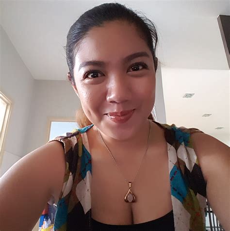娜娜爱美屋 今天和大家分享怎么洗脸防止痘痘 ⏩温水，注意一定不能用热水 ⏩洗脸不能太勤，早晚各1次就可以了 ⏩使用流动的水，而且一定要清洁