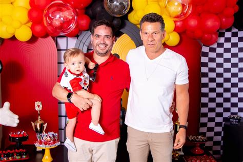 Massimo Piquet Comemora 1 Ano Com Tema Mickey Sobre Rodas