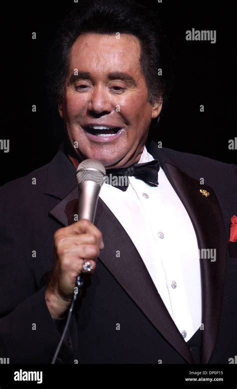 Mar 31 2006 Fayetteville Nc Usa Singer Wayne Newton Brings His Las
