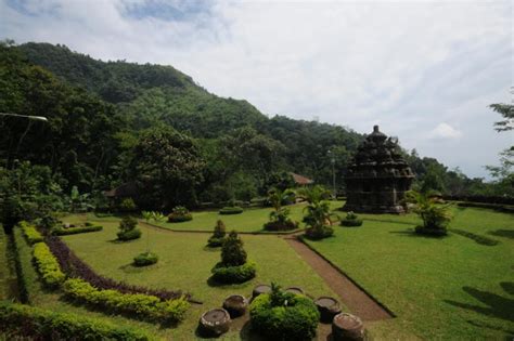 Mozaik Candi Selogriyo