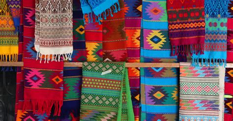 Raíces Del Arte Y TradiciÓn En Textiles Oaxaqueños