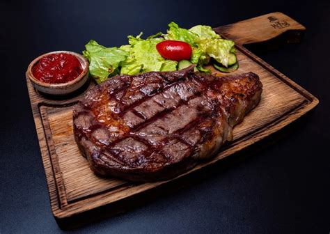Почему популярен стейк Рибай в ресторанах
