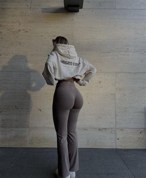 Booty Defining Flare Pants R Girlsinflarepants