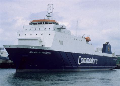 Ship Photos Island Commodore [imo 9100748]
