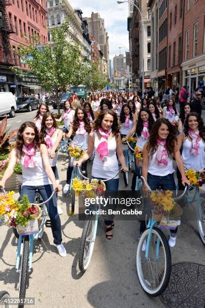 Debbie Macomber Photos And Premium High Res Pictures Getty Images