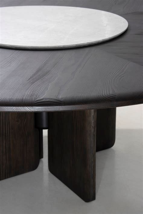 FAIFO 桌子 By District Eight