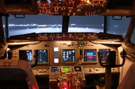 One Mans 20 Year Project A Flight Sim Cockpit Made From A Boeing 737