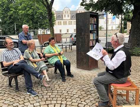 Paderborner Kabarettist Erwin Grosche Bereichert Bücherschrank