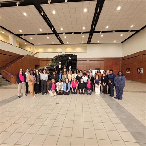 The Paccar Womens Association Of Paccar Engine Company Had The