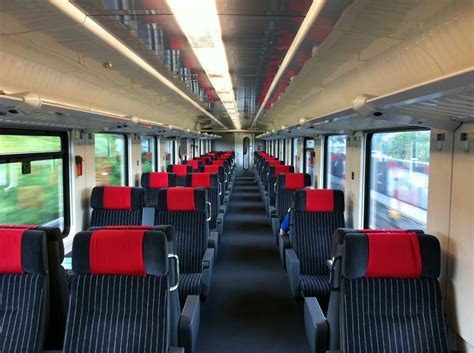 Ein bereits revidierter Apm 61, 61 85 10-90 228-0, im IR 1974 zwischen ...