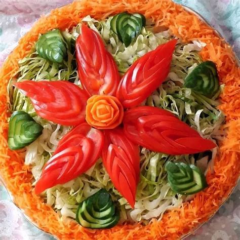 تزیین سالاد کاهو در ظرف گرد و مستطیل مجلسی و جدید 1402 برای مهمانی